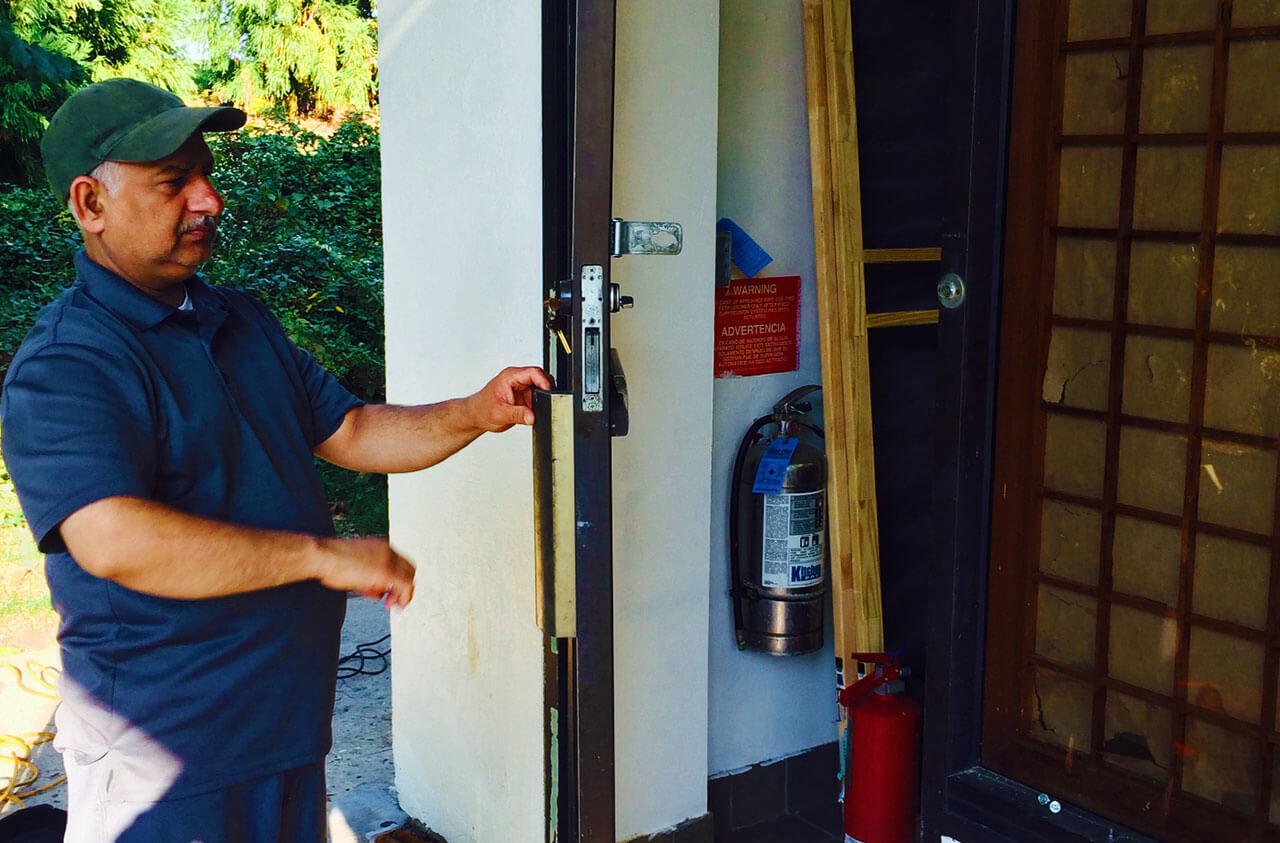 7 Reasons to Call A Locksmith for an Office Lock Out